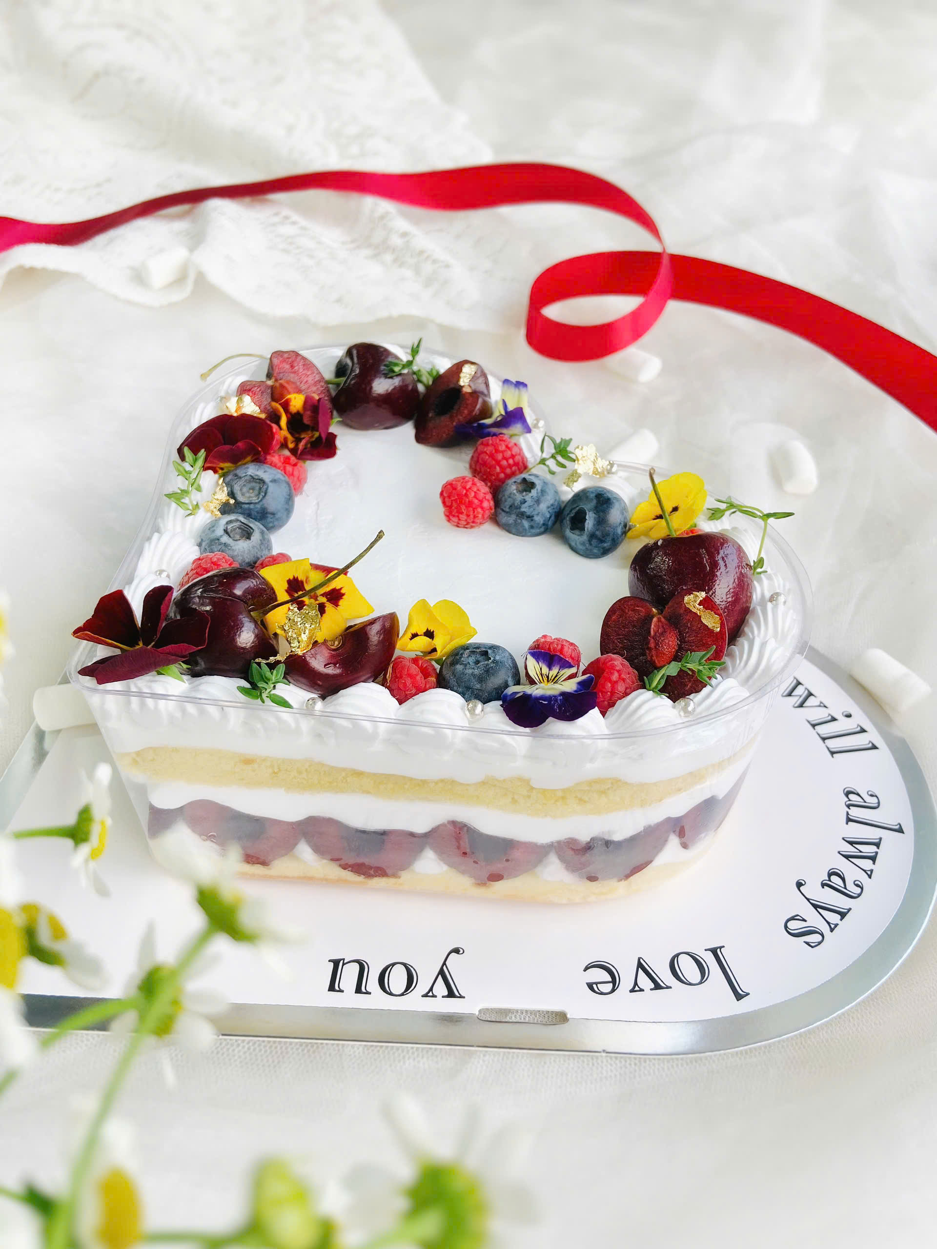 BÁNH TRÁI TIM KEM SỮA TƯƠI-CHERRY - DaisyDolce