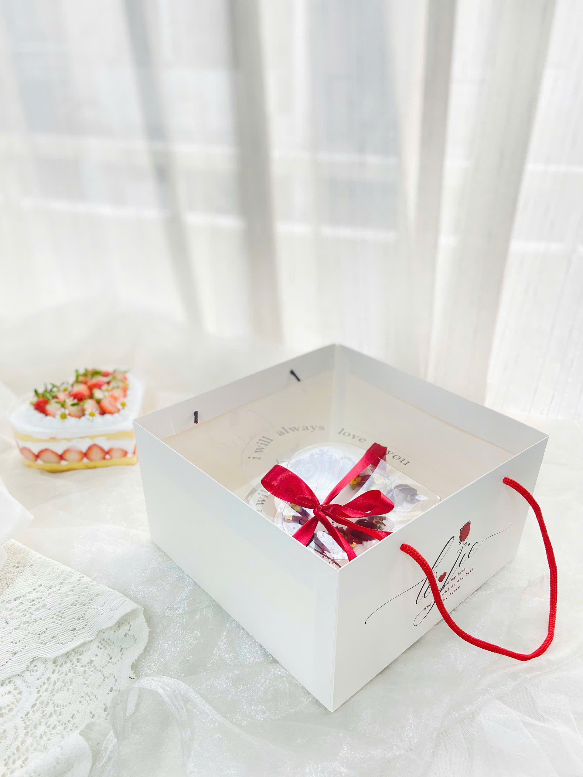 BÁNH TRÁI TIM KEM SỮA TƯƠI-CHERRY - DaisyDolce